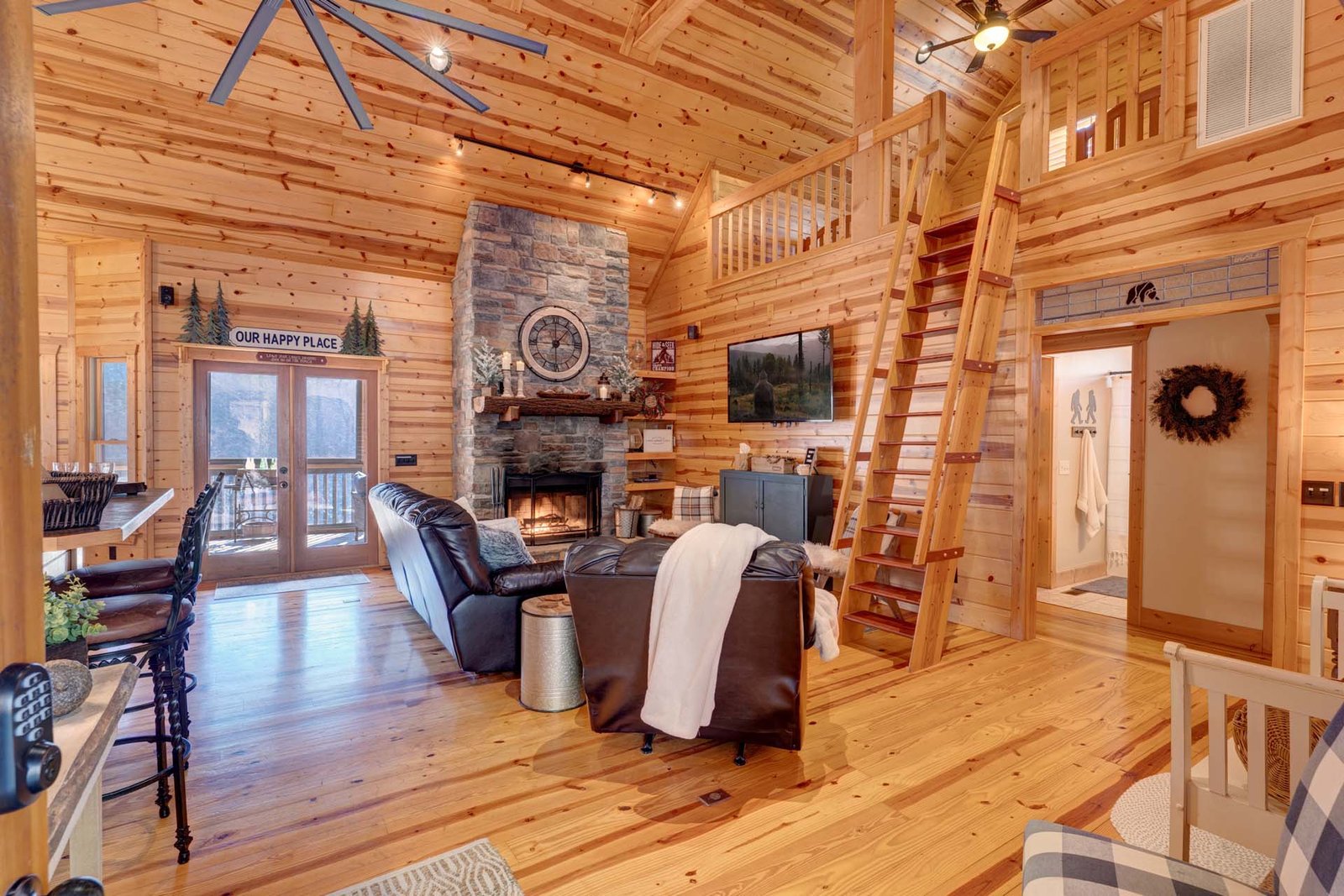 Gallery – Gone Squatchin Creekside Cabin