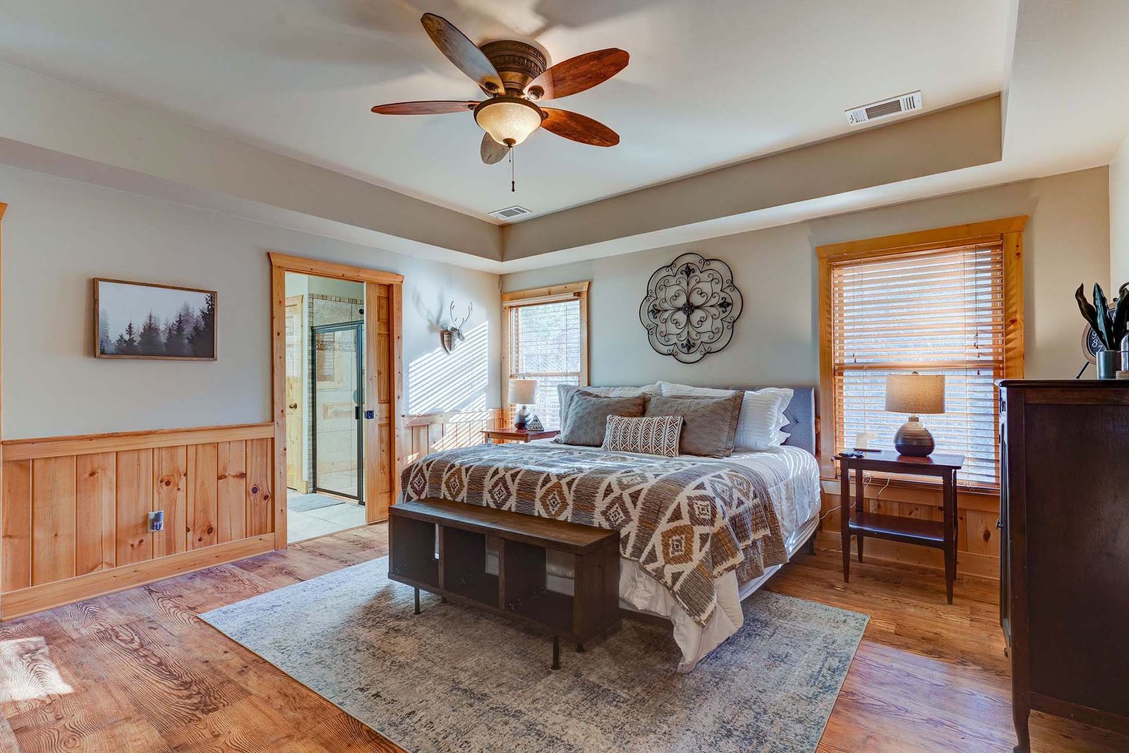 Gallery – Gone Squatchin Creekside Cabin