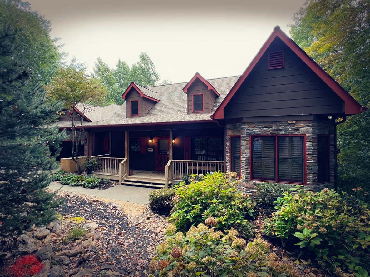 Gallery – Gone Squatchin Creekside Cabin